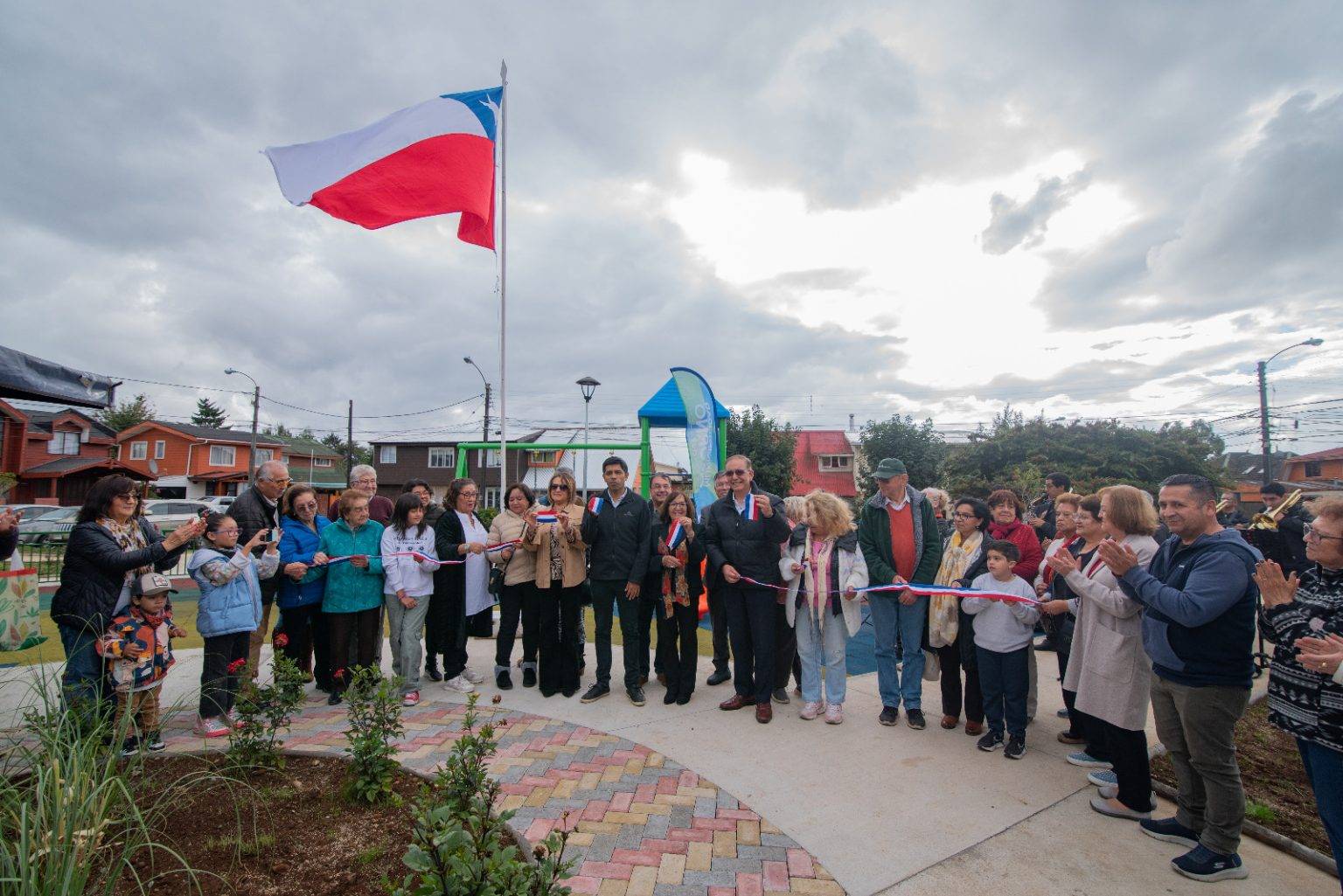 [Osorno] Vecinos inauguran “Plaza Las Dalias” en población Bernardo O ...